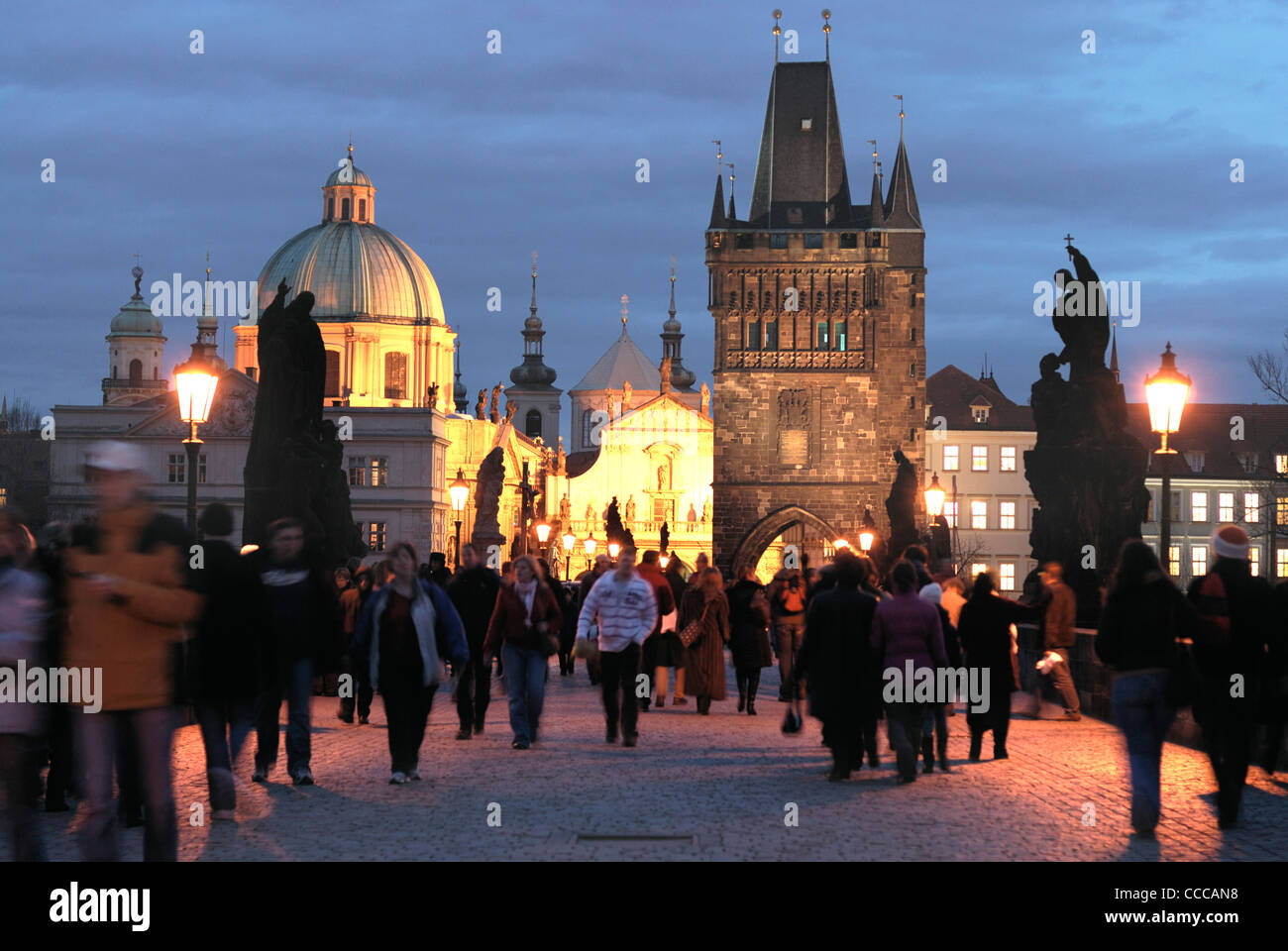 Crowd on charles bridge hi-res stock photography and images - Alamy