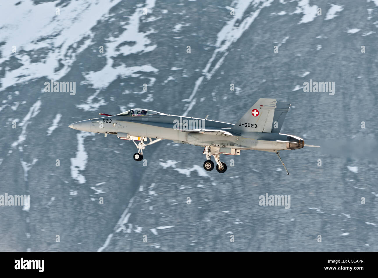F-18 with landing gear Stock Photo - Alamy