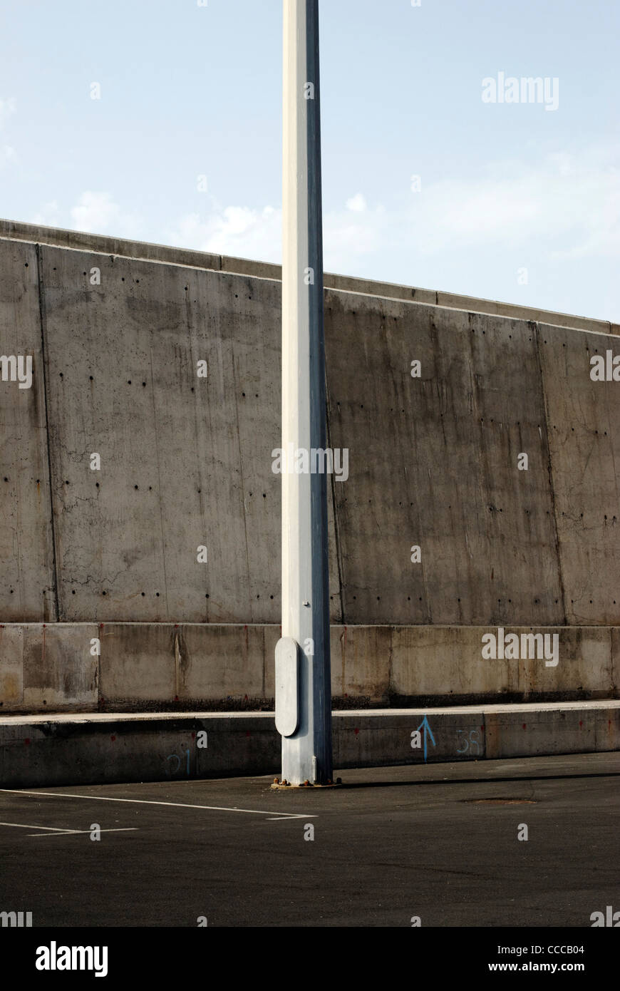 The harbor wall at the port of Valle Gran Rey Stock Photo - Alamy