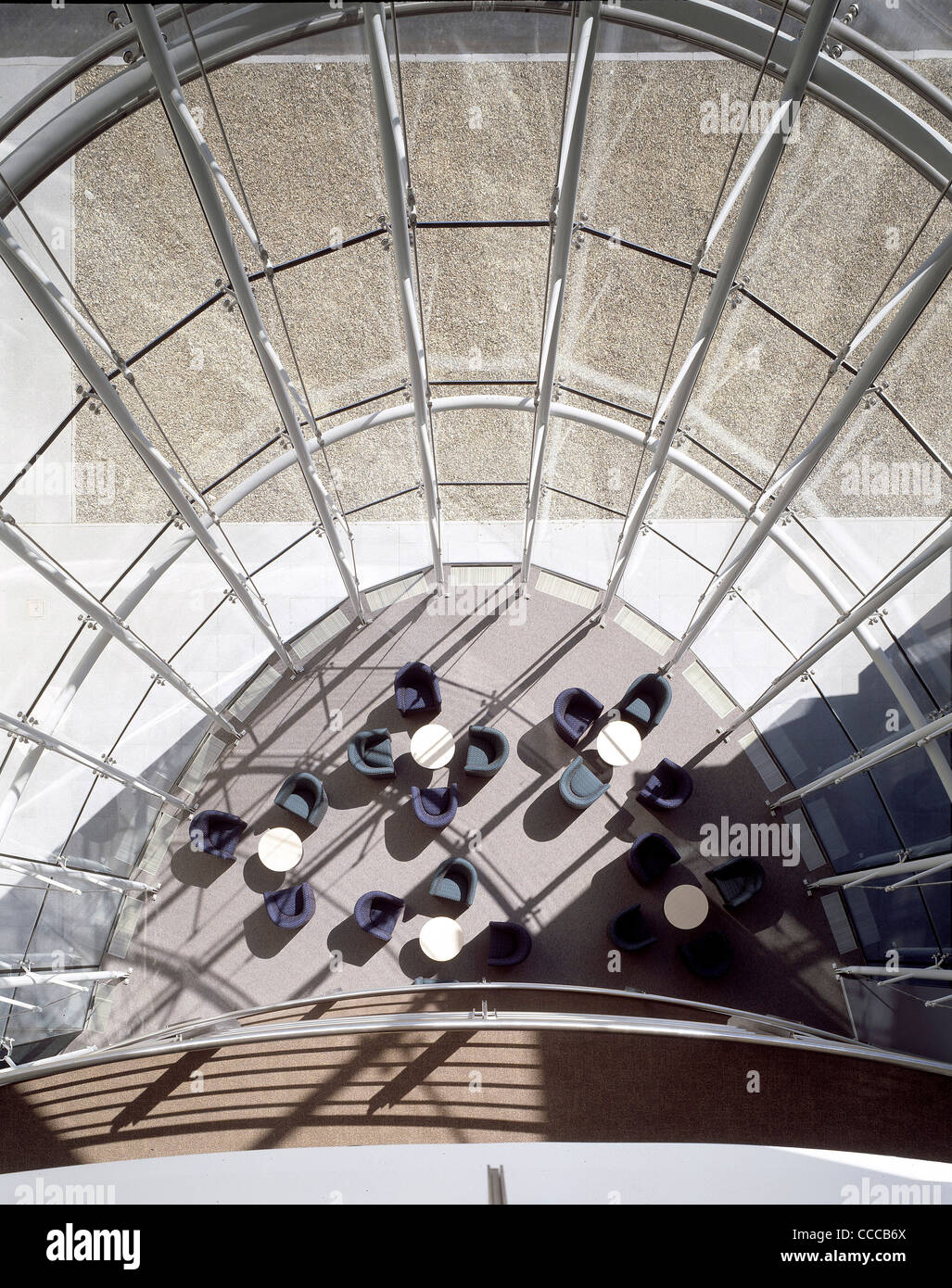 PFIZER HEADQUARTERS PORTRAIT VIEW OF SEATING AREA FROM TOP FLOOR Stock ...