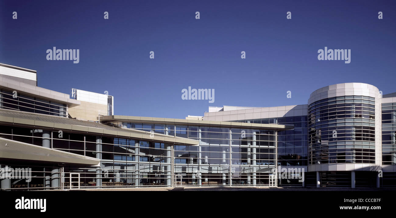 PFIZER HEADQUARTERS WIDE LANDSCAPE VIEW OF REAR ELEVATION Stock Photo ...