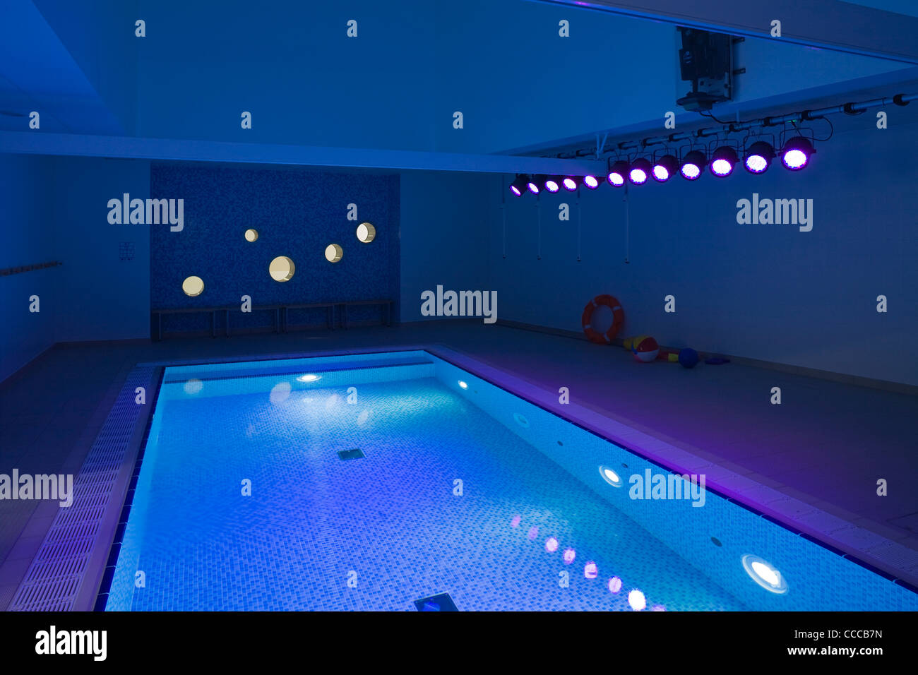 School circle uk hi-res stock photography and images - Alamy