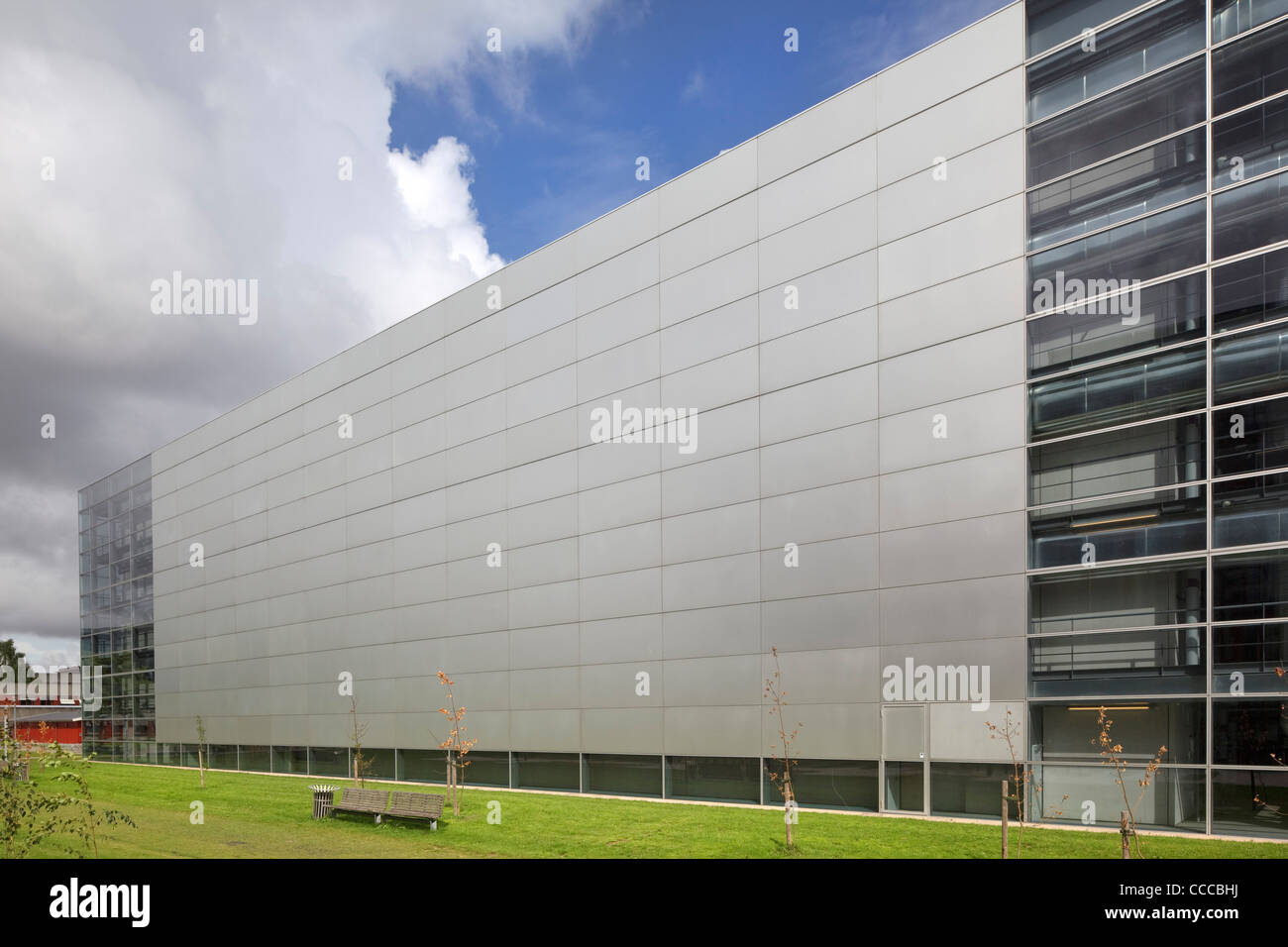 Glass facade of the university library hi-res stock photography and ...