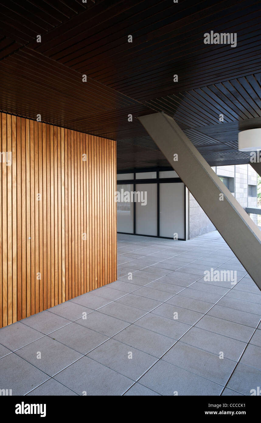 DETAIL SHOWING FIRST FLOOR COMMUNAL TERRACE AND CONCRETE STRUCTURAL ...