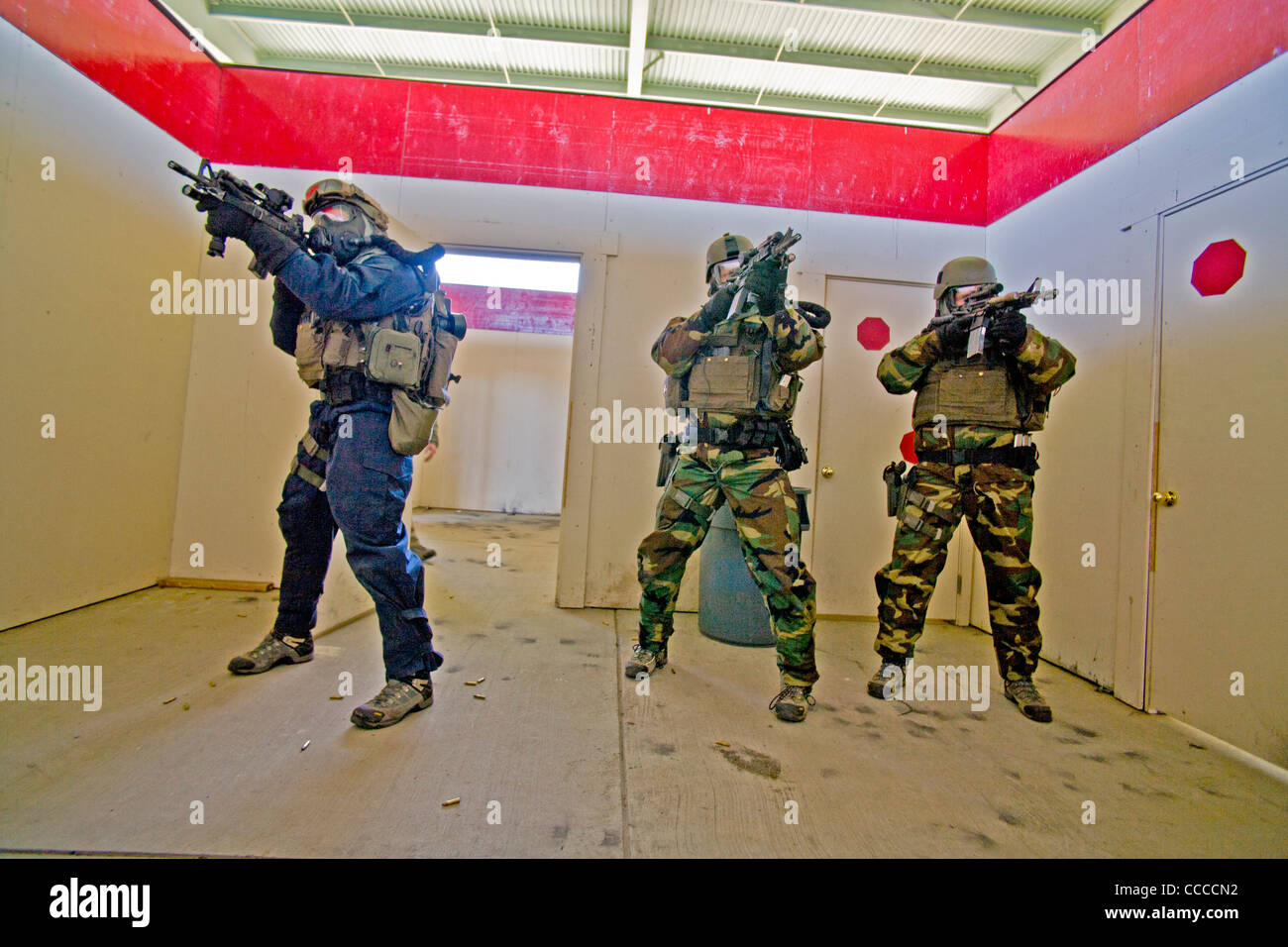 FBI SWAT team practices breaching a room at a "Live Fire Kill House ...
