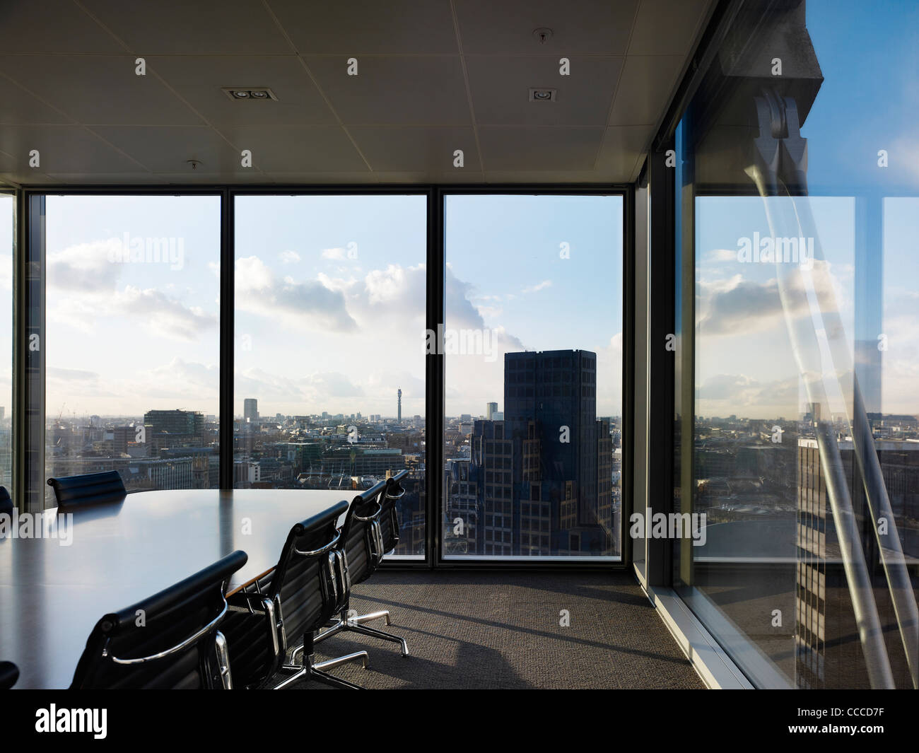 Wood street city london interior hi-res stock photography and images ...