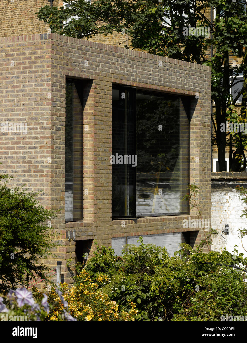 HOUSE ON KINGS GROVE-DUGGAN MORRIS ARCHITECTS-LONDON-HIGH LEVEL VIEW ...