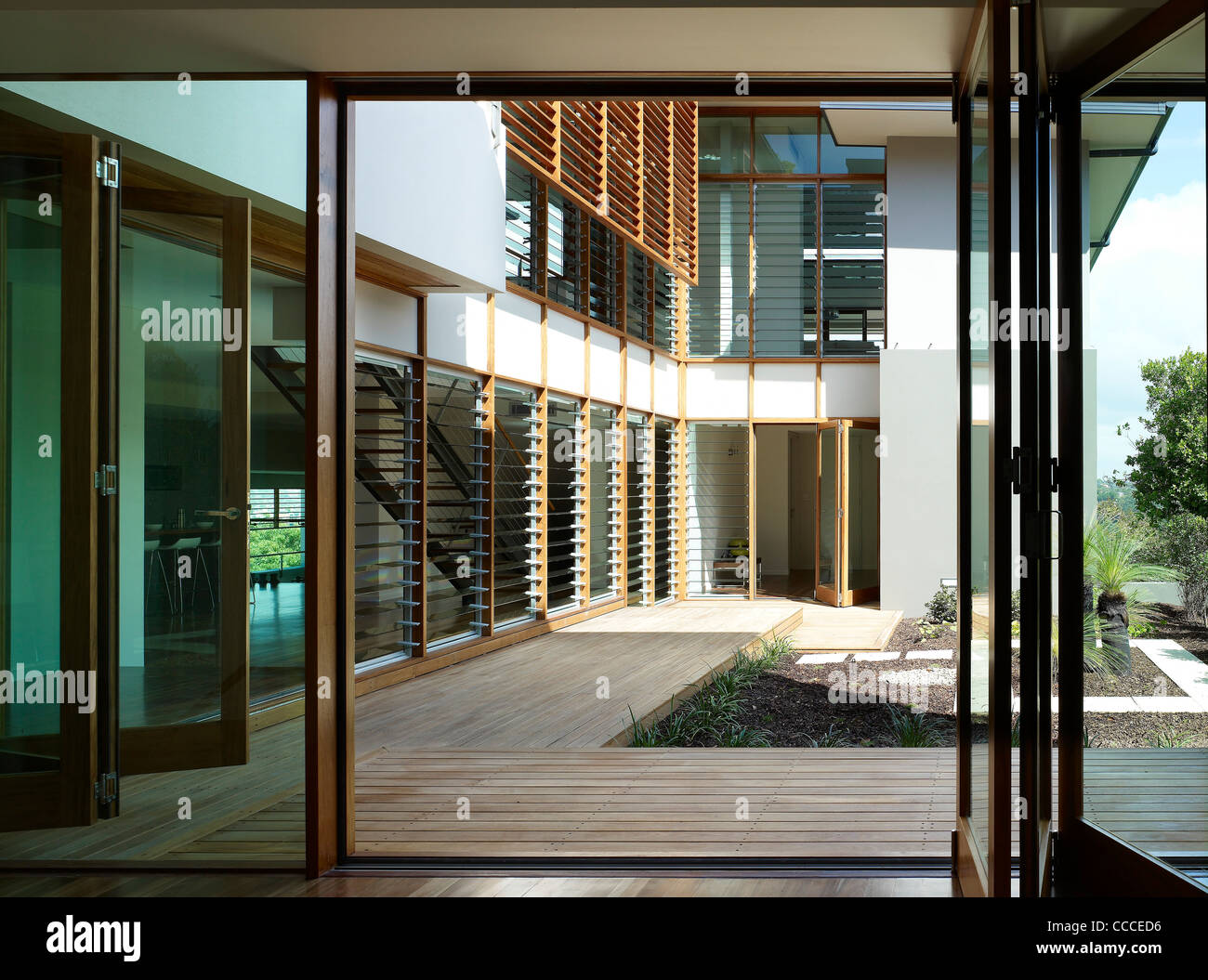 House in Manley, Sydney, Australia, by Assemblage - Peter Chivers ...