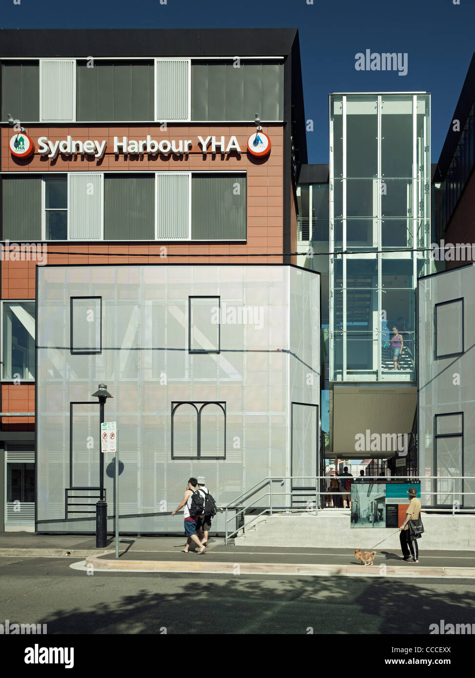 SYDNEY HARBOUR, YHA, SYDNEY, AUSTRALIA, 2010 Stock Photo - Alamy