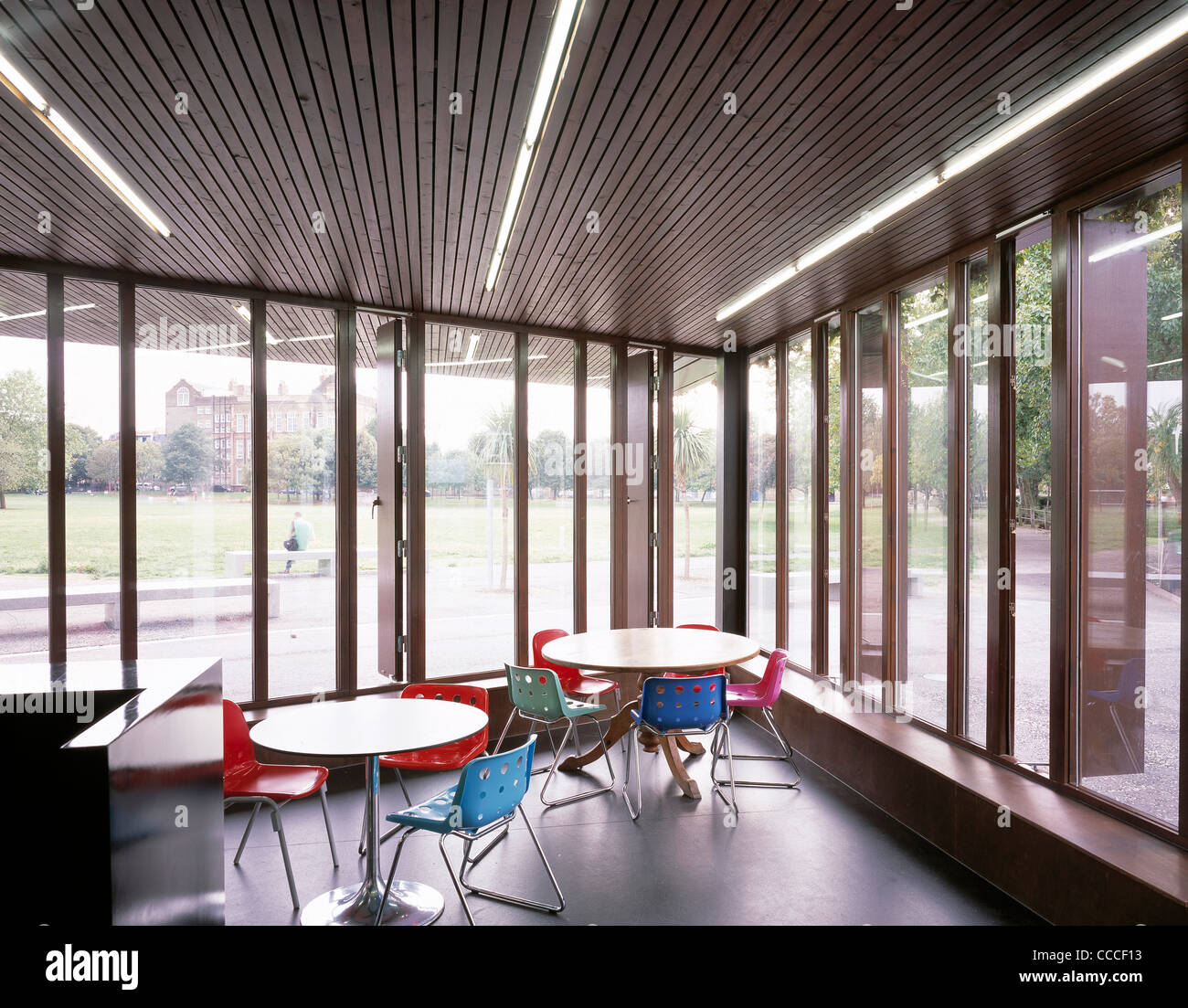 PARADISE PARK SURE START CENTRE INTERIOR VIEW - CAFE Stock Photo - Alamy