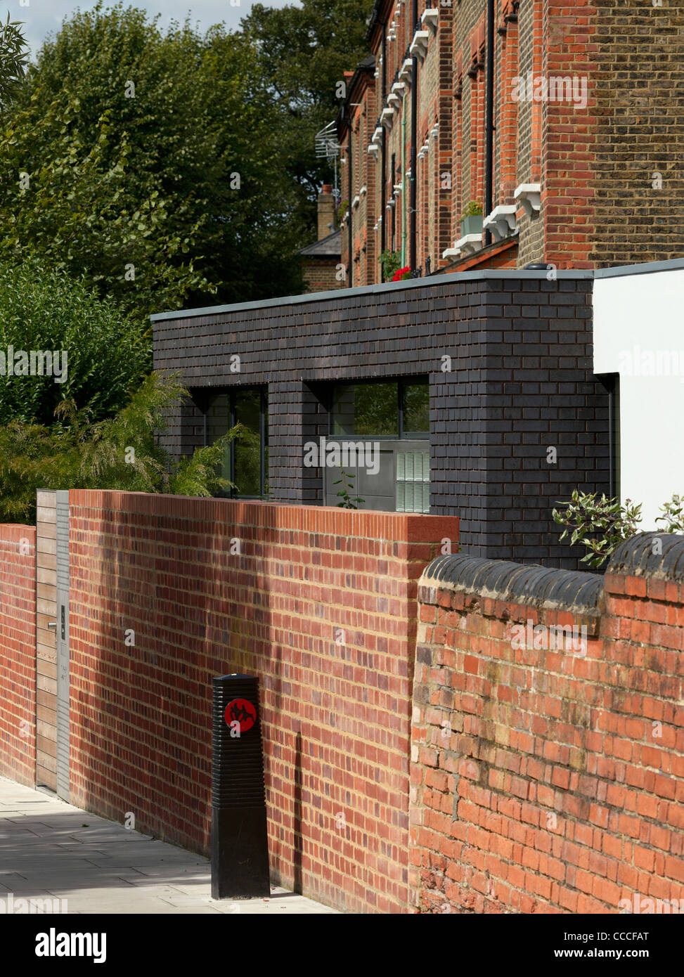 CYPHER HOUSE DAVID WILD SACKS MAGUIRE PRIVATE HOME STREET LEVEL WALL ...