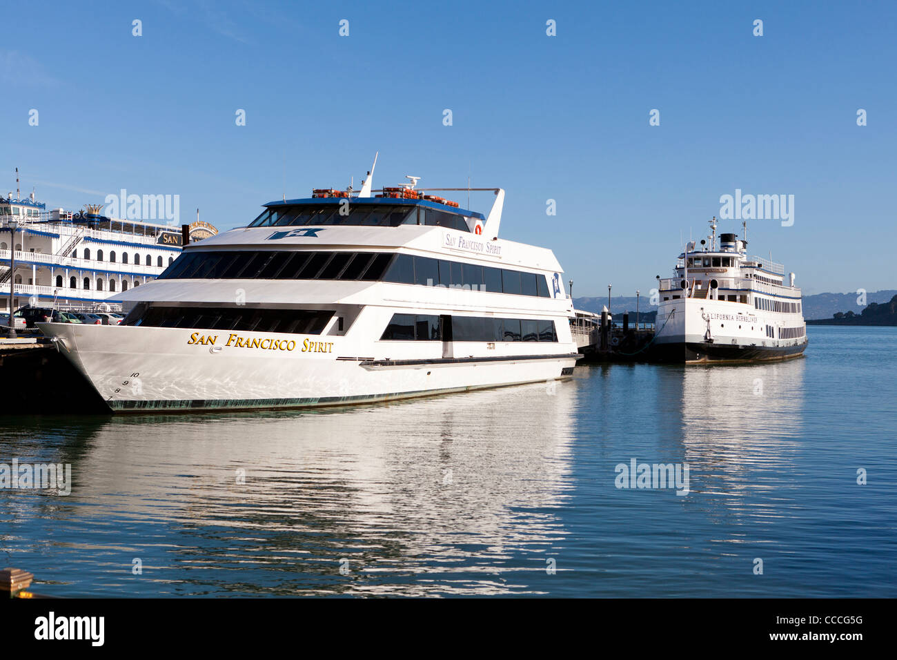 Boats at dock hi-res stock photography and images - Alamy