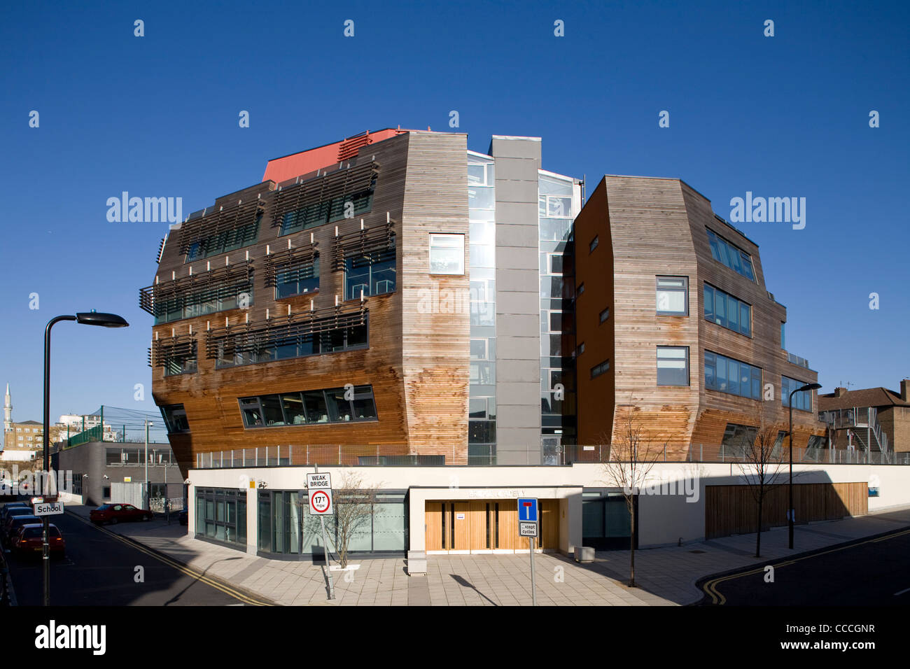 Bridge academy school hi-res stock photography and images - Alamy