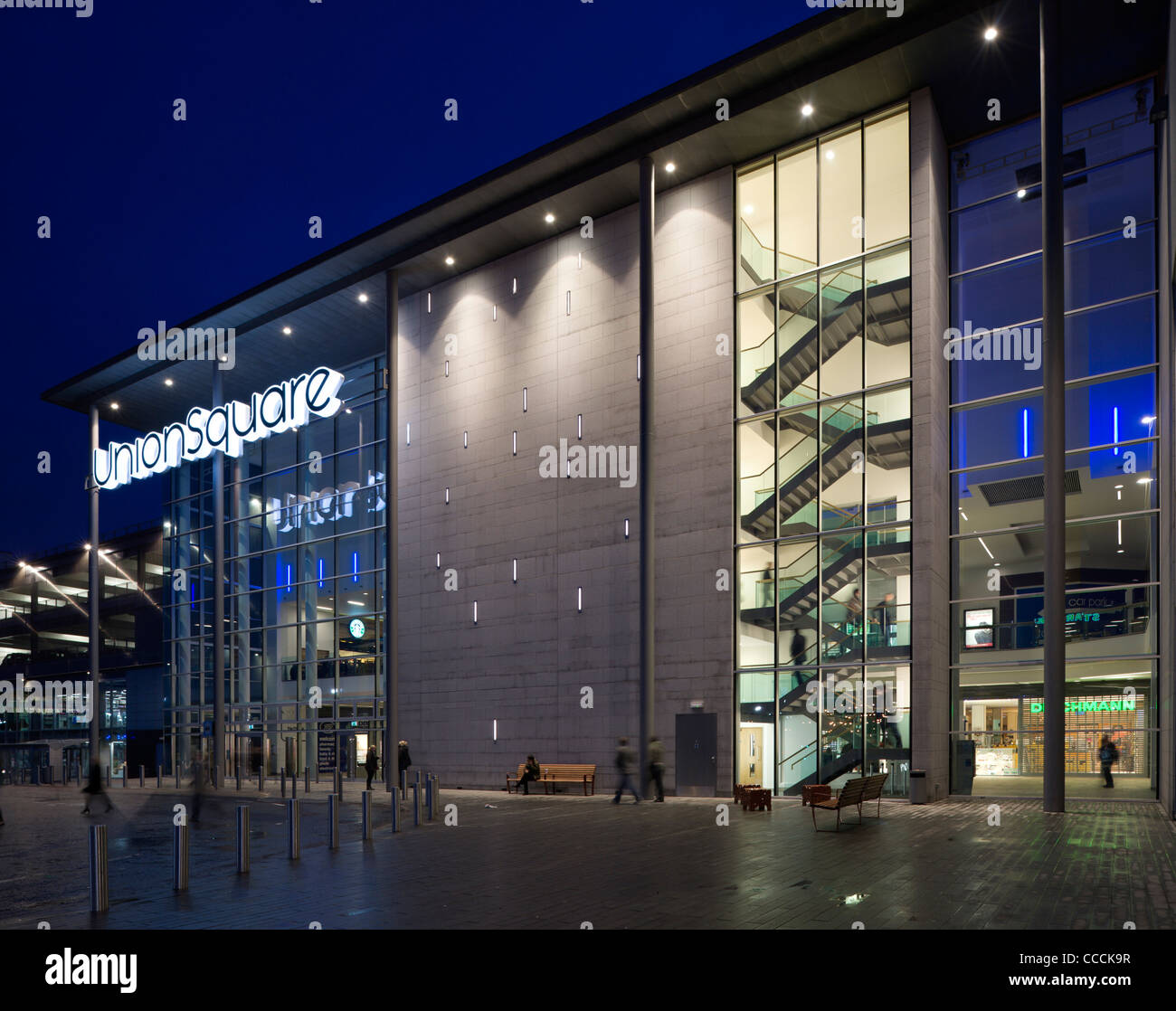 Square architecture design hi-res stock photography and images - Alamy