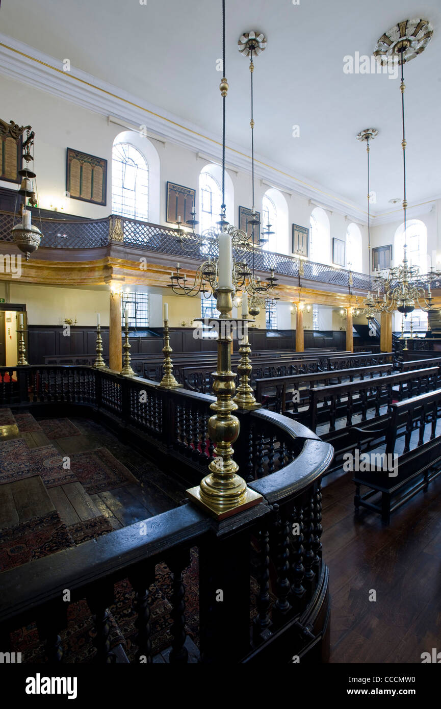 Synagogue london interior hi-res stock photography and images - Alamy