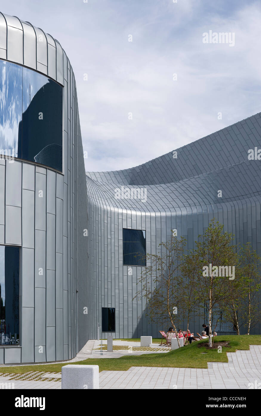 Glasgow Riverside Museum, Zaha Hadid Architects, 2011, Exterior view ...