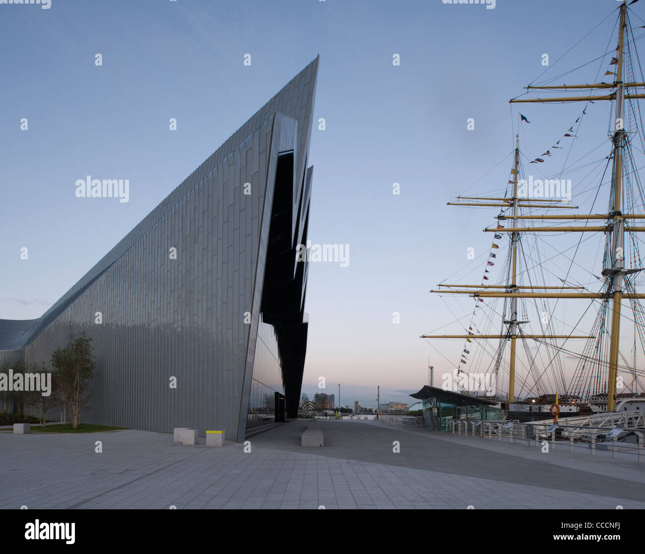 Glasgow Riverside Museum, Zaha Hadid Architects, 2011, Exterior wide ...