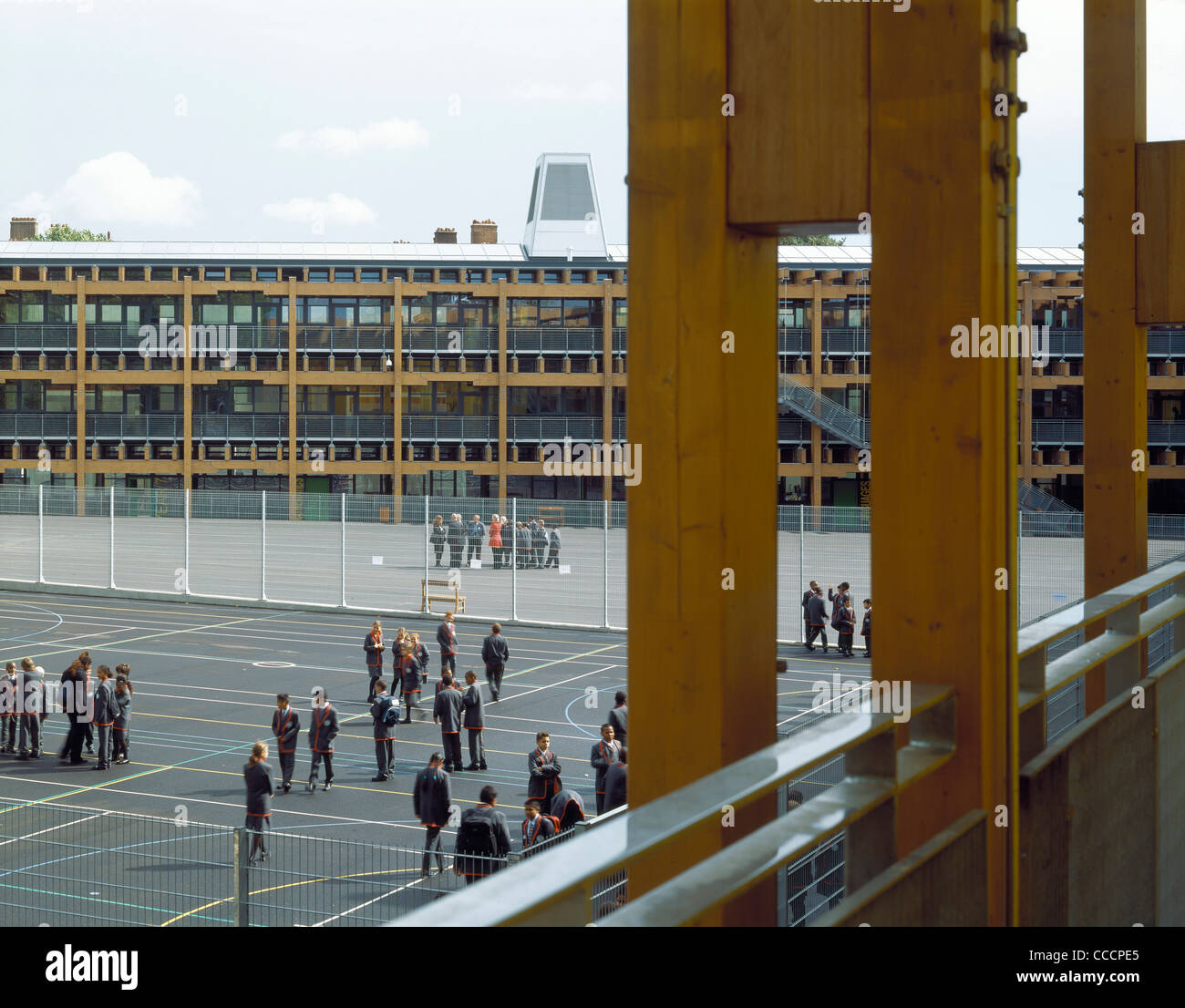 MOSSBOURNE COMMUNITY CENTRE VIEW ACROSS PLAYGROUND WITH CHILDREN Stock ...