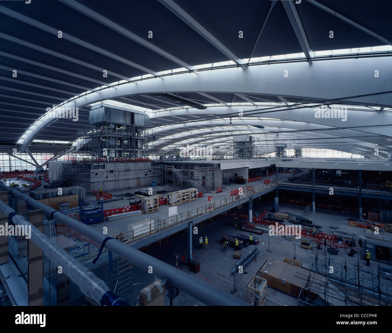 TERMINAL 5 HEATHROW CONSTRUCTION DEPARTURE HALL Stock Photo - Alamy