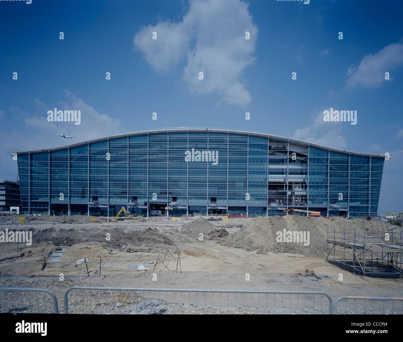 TERMINAL 5 HEATHROW CONSTRUCTION SOUTH ELEVATION, AIRSIDE Stock Photo ...