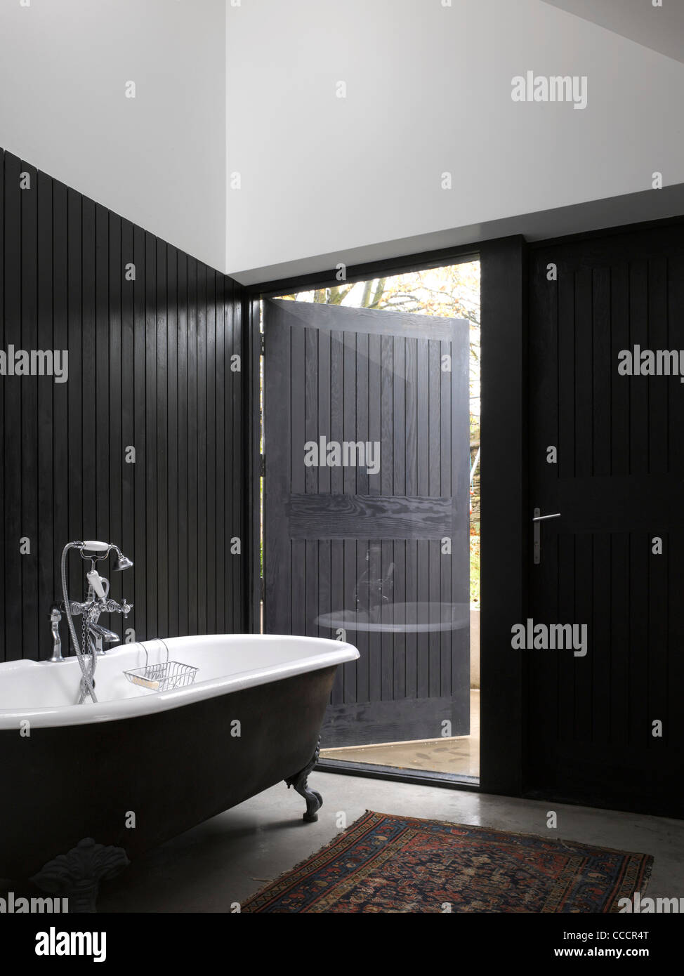 Black timber bathroom hi-res stock photography and images - Alamy