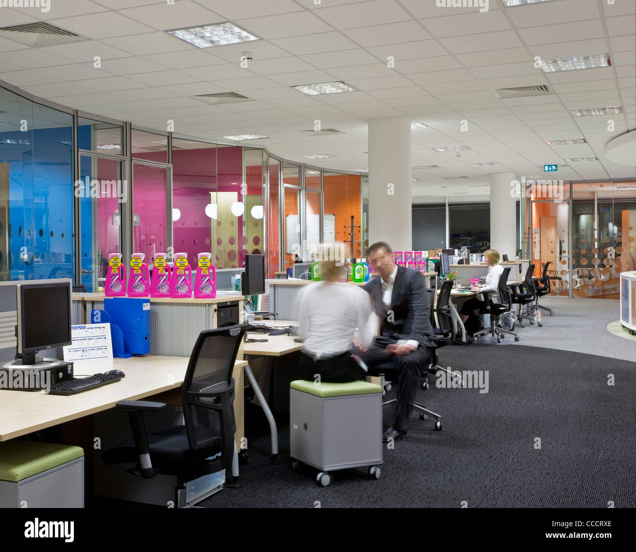 Open plan and cellular offices hi-res stock photography and images - Alamy