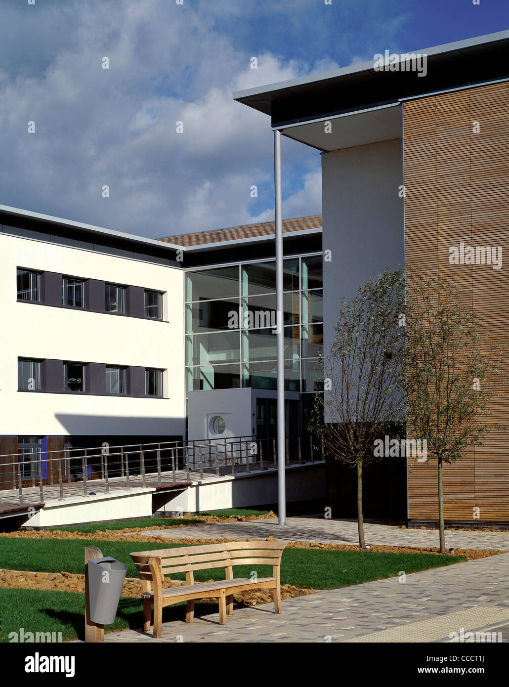 OPEN UNIVERSITY BUSINESS SCHOOL(THE MICHAEL YOUNG BUILDING) VIEW TO ...