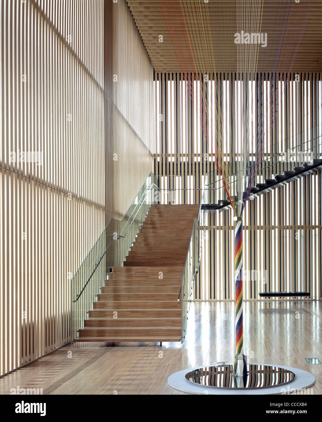 SUNTORY MUSEUM OF ART OVERALL INTERIOR VIEW Stock Photo - Alamy