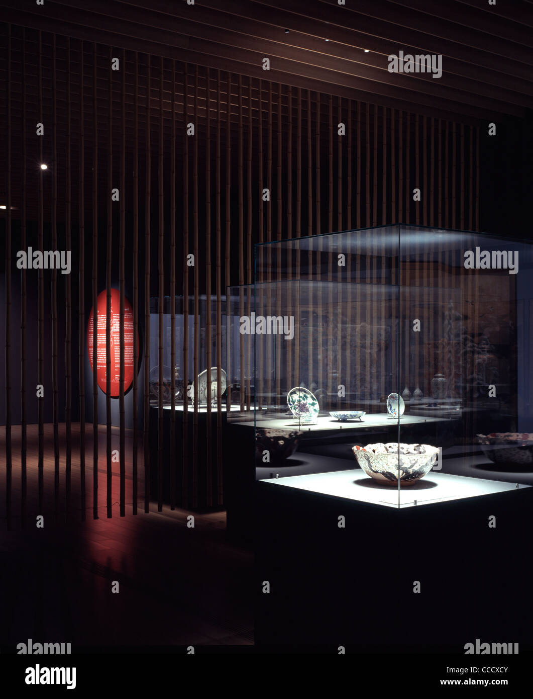 SUNTORY MUSEUM OF ART OVERALL INTERIOR VIEW - GALLERY Stock Photo - Alamy