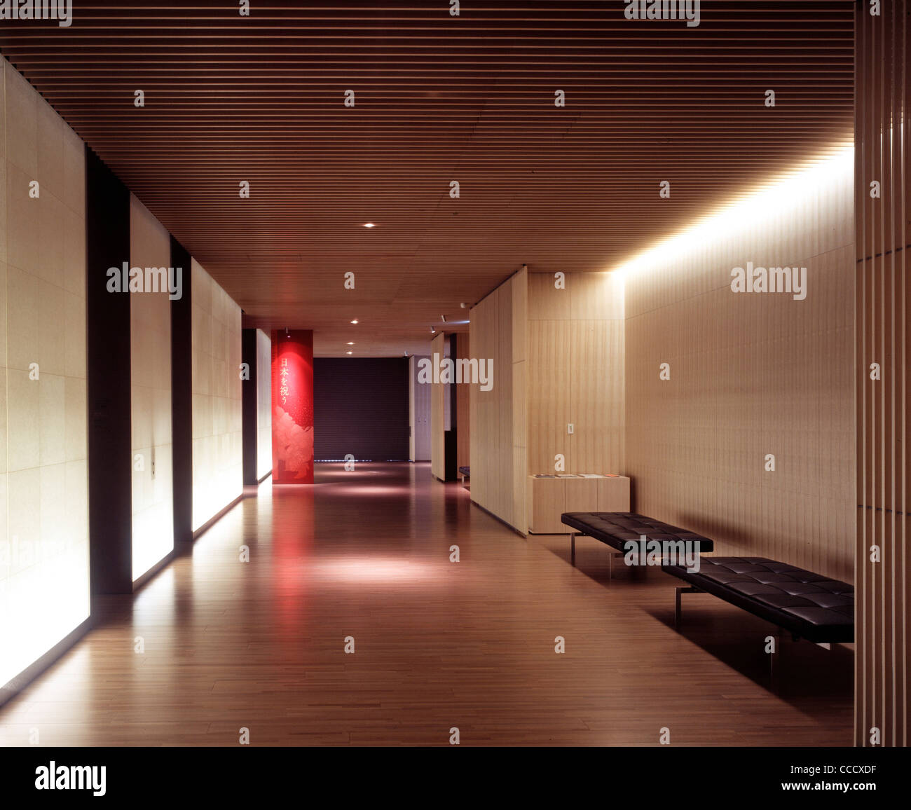 SUNTORY MUSEUM OF ART OVERALL INTERIOR VIEW - ENTRANCE CORRIDOR Stock ...