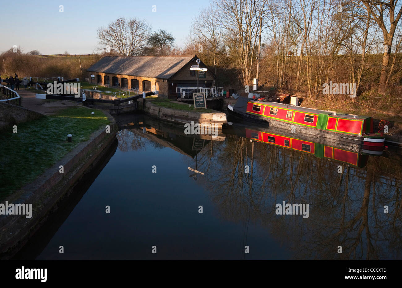 Dry dock at Bulbourne Junction, Grand Union Canal, Herts UK Stock Photo ...