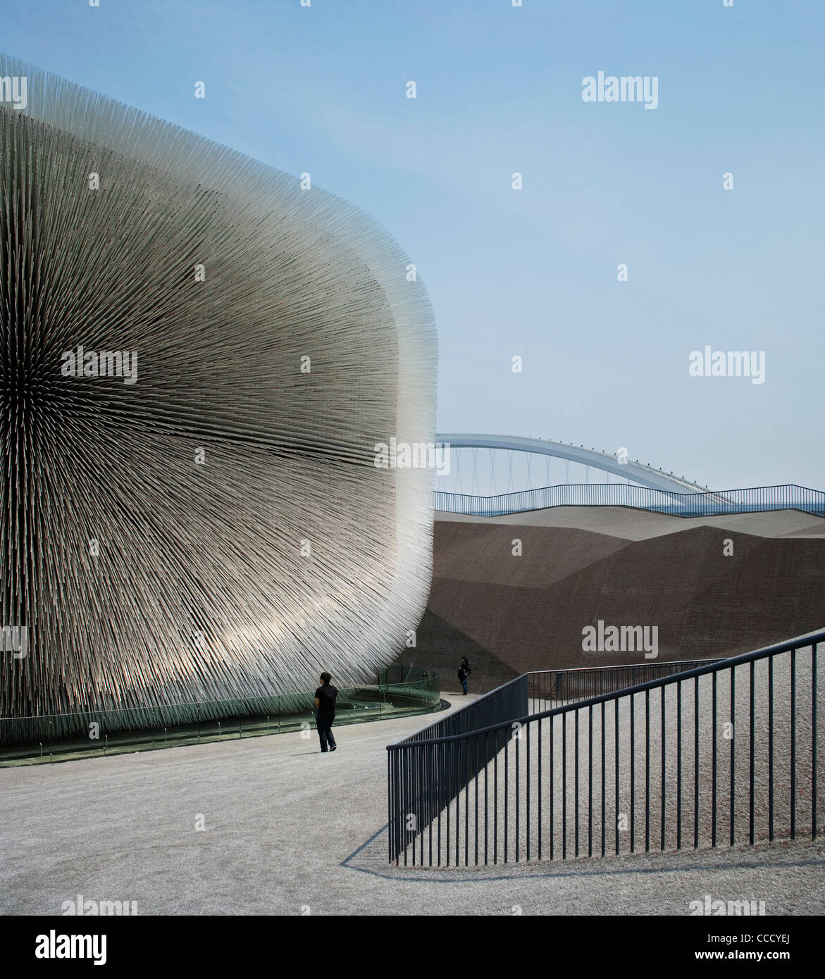 British Pavilion Designed By Thomas Heatherwick Architects Stock Photo ...