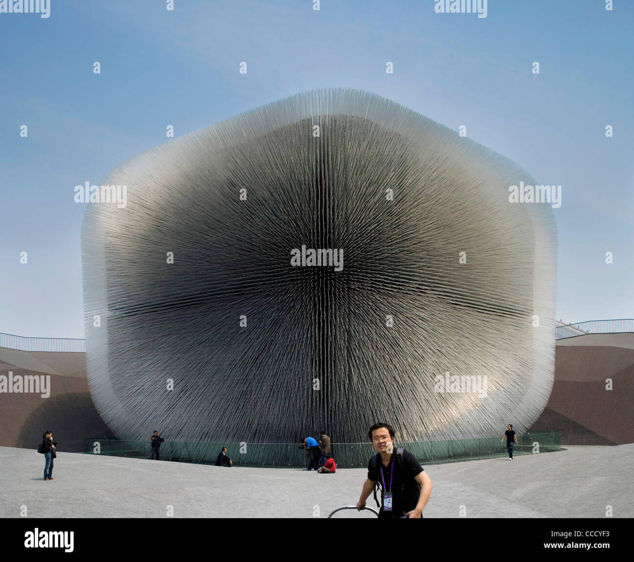 British Pavilion Designed By Thomas Heatherwick Architects Stock Photo ...