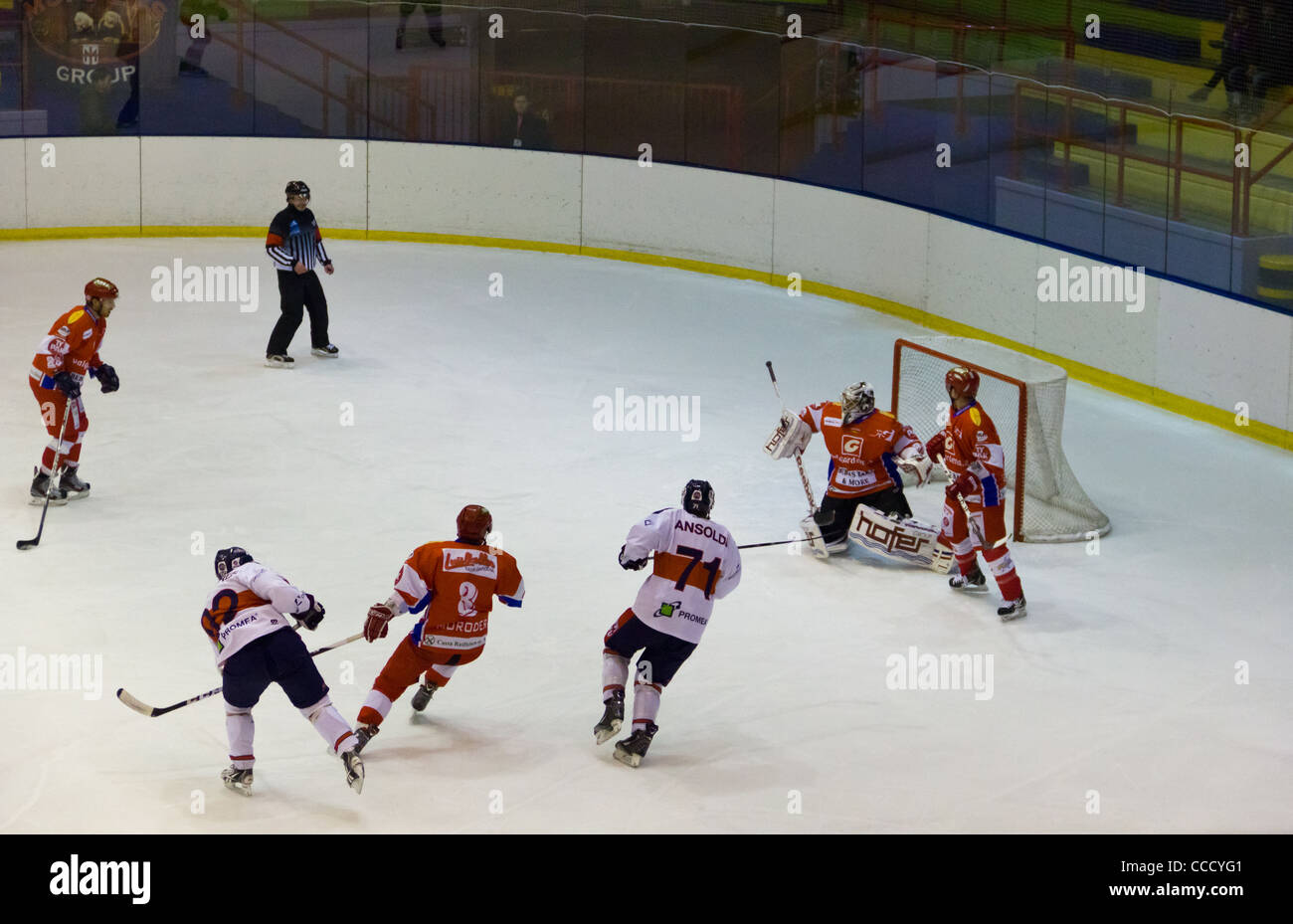 Ice skaters italy hi-res stock photography and images - Alamy