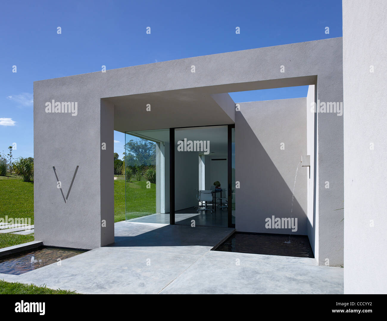 VILLALAGOS GATEHOUSE ADMINISTRATION BUILDING OFFICE Stock Photo - Alamy