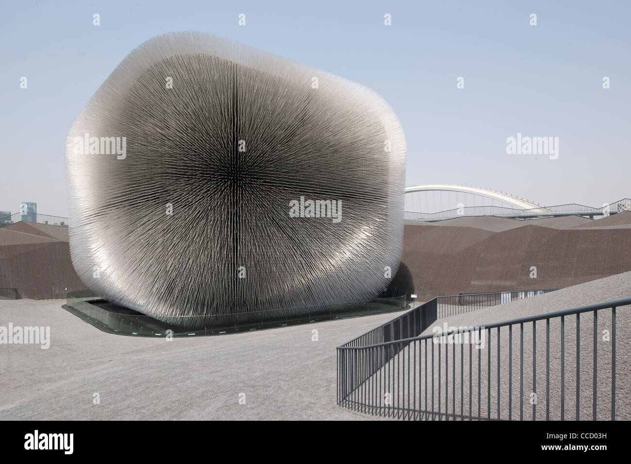 British Pavilion Designed By Thomas Heatherwick Architects Stock Photo ...