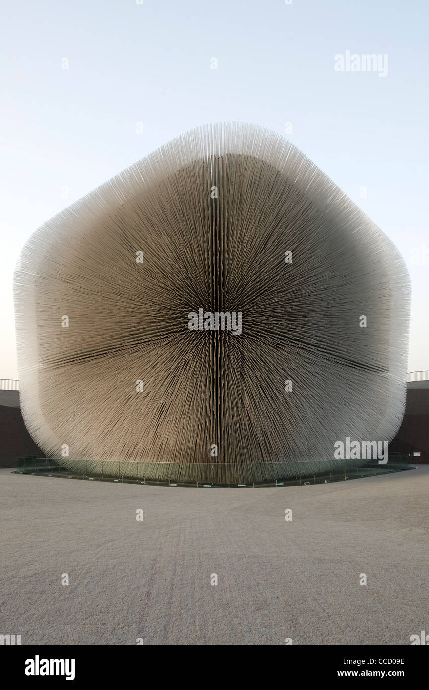 British Pavilion Designed By Thomas Heatherwick Architects Stock Photo ...