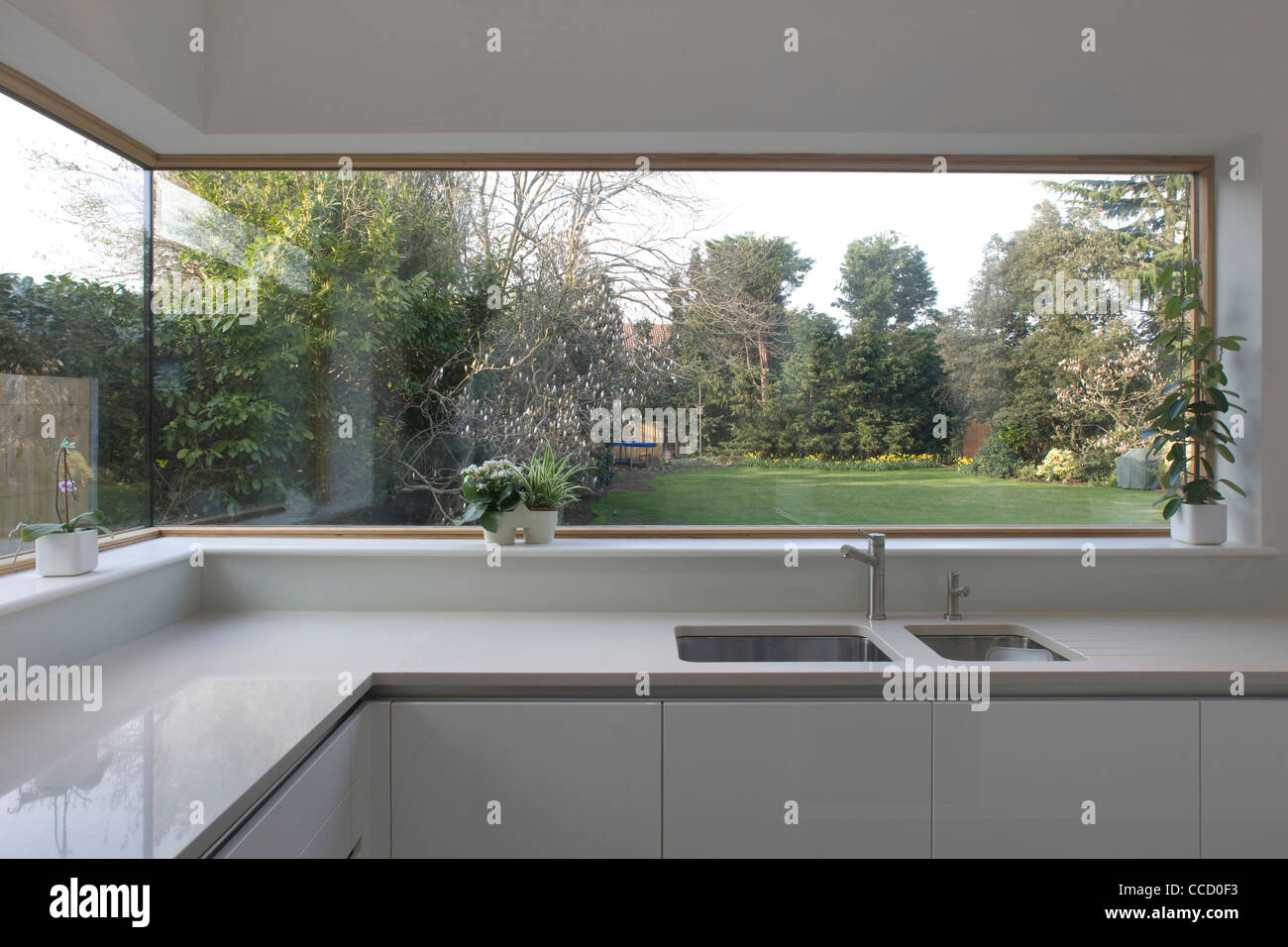 PRIVATE HOUSE. CORNER WINDOW ABOVE SINK Stock Photo - Alamy