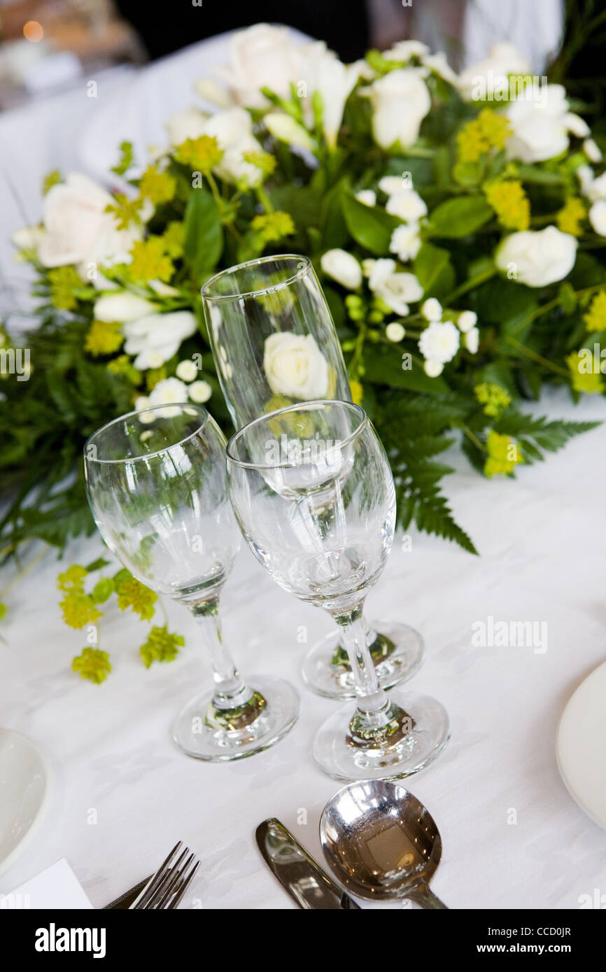 Wedding Table Setting Stock Photo - Alamy