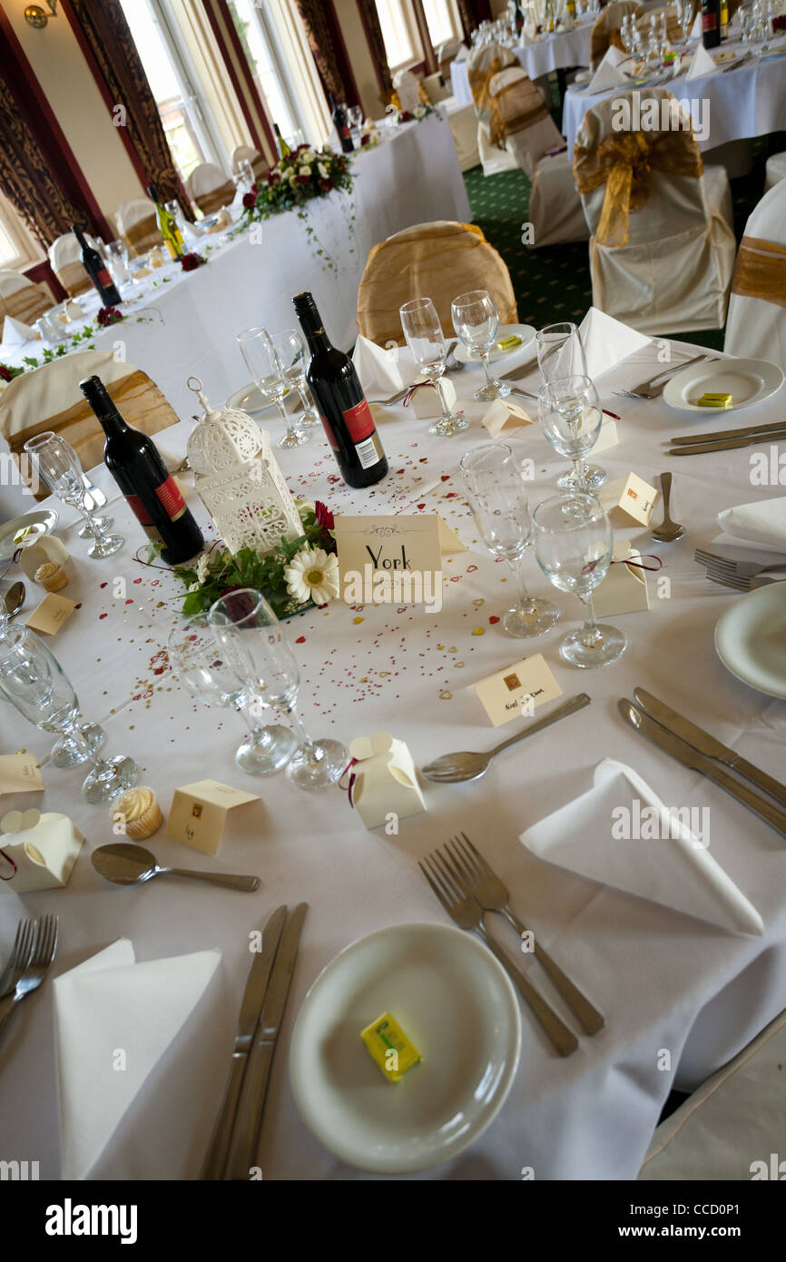 Wedding Table Setting Stock Photo - Alamy