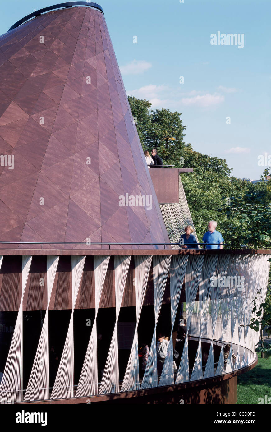 SERPENTINE GALLERY PAVILION 2007 CROPPED VIEW OF ELEVATION AND RAMP ...
