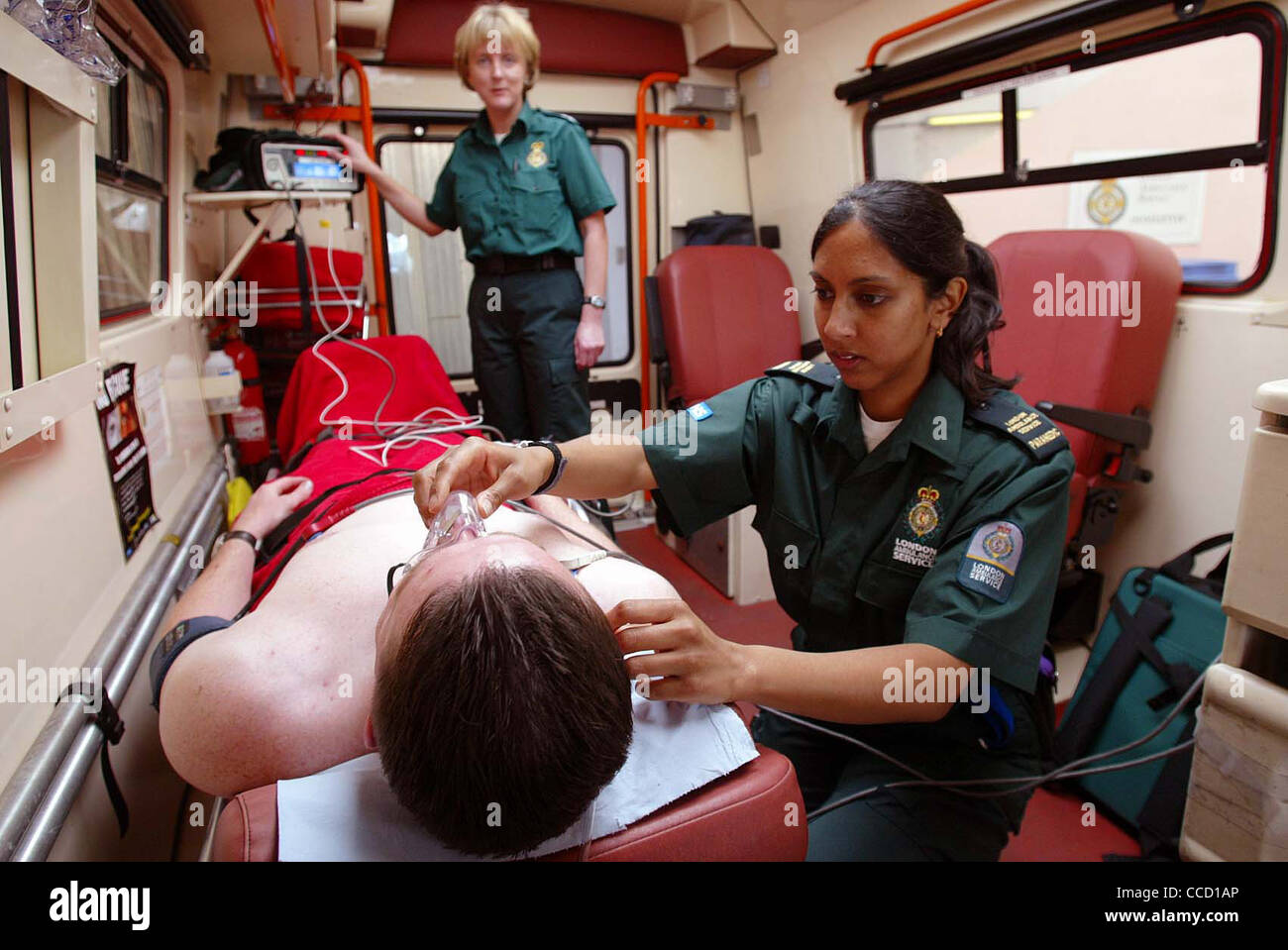 London Ambulance Service Paramedics. Picture by James Boardman Stock ...