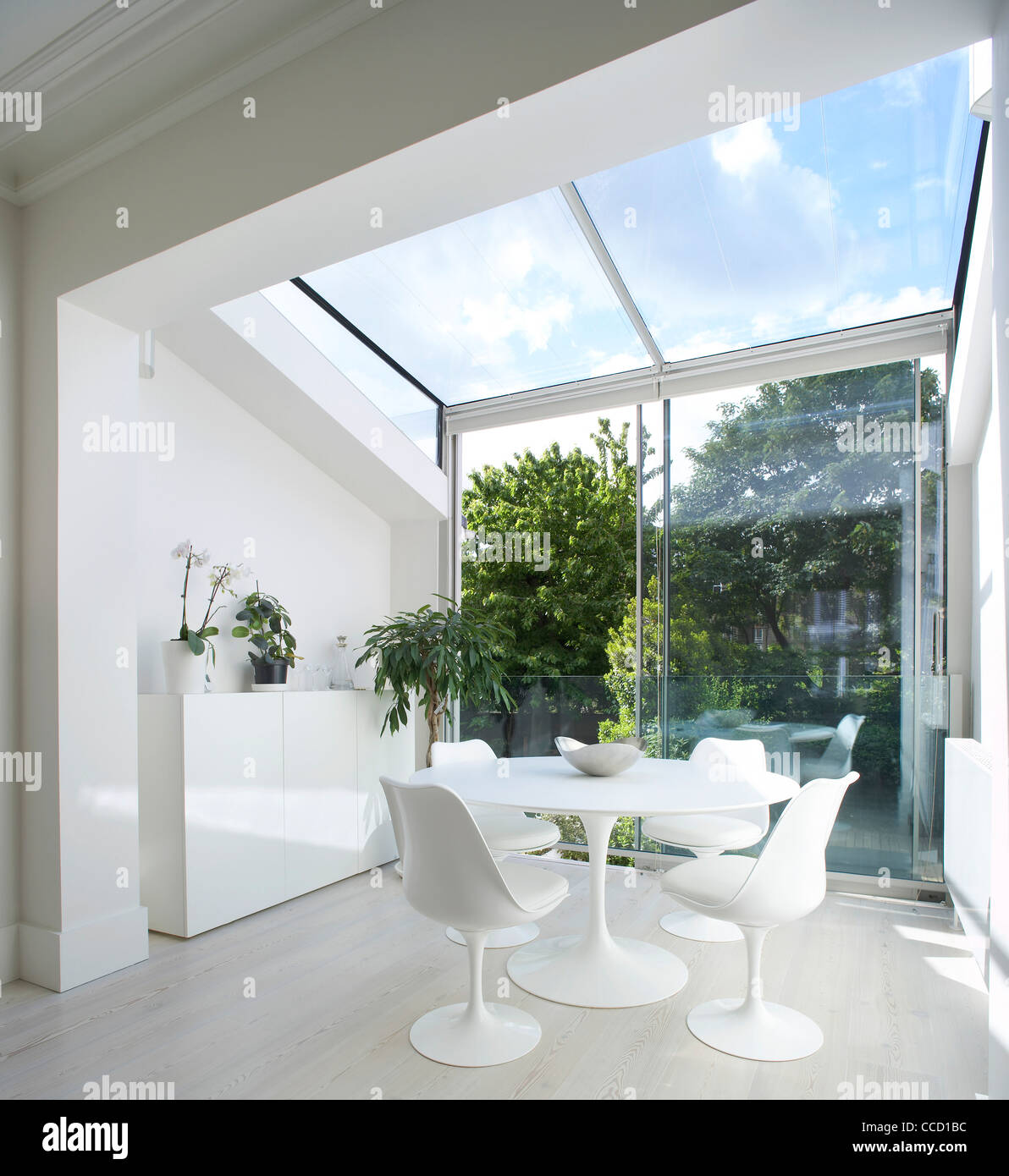 PRIVATE HOUSE, BUCKLEY GRAY YEOMAN, LONDON, 2010, GLAZED REAR EXTENSION ...