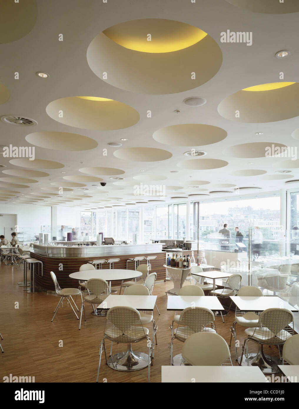 HARVEY NICHOLS RESTAURANT VIEW OF RESTAURANT Stock Photo - Alamy