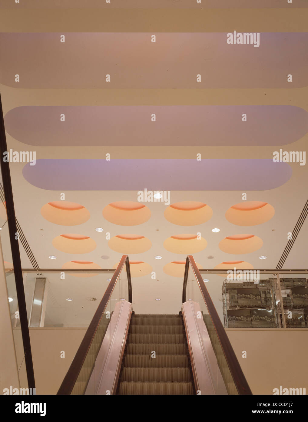 HARVEY NICHOLS RESTAURANT VIEW UP ESCALATOR TO FOURTH FLOOR Stock Photo ...
