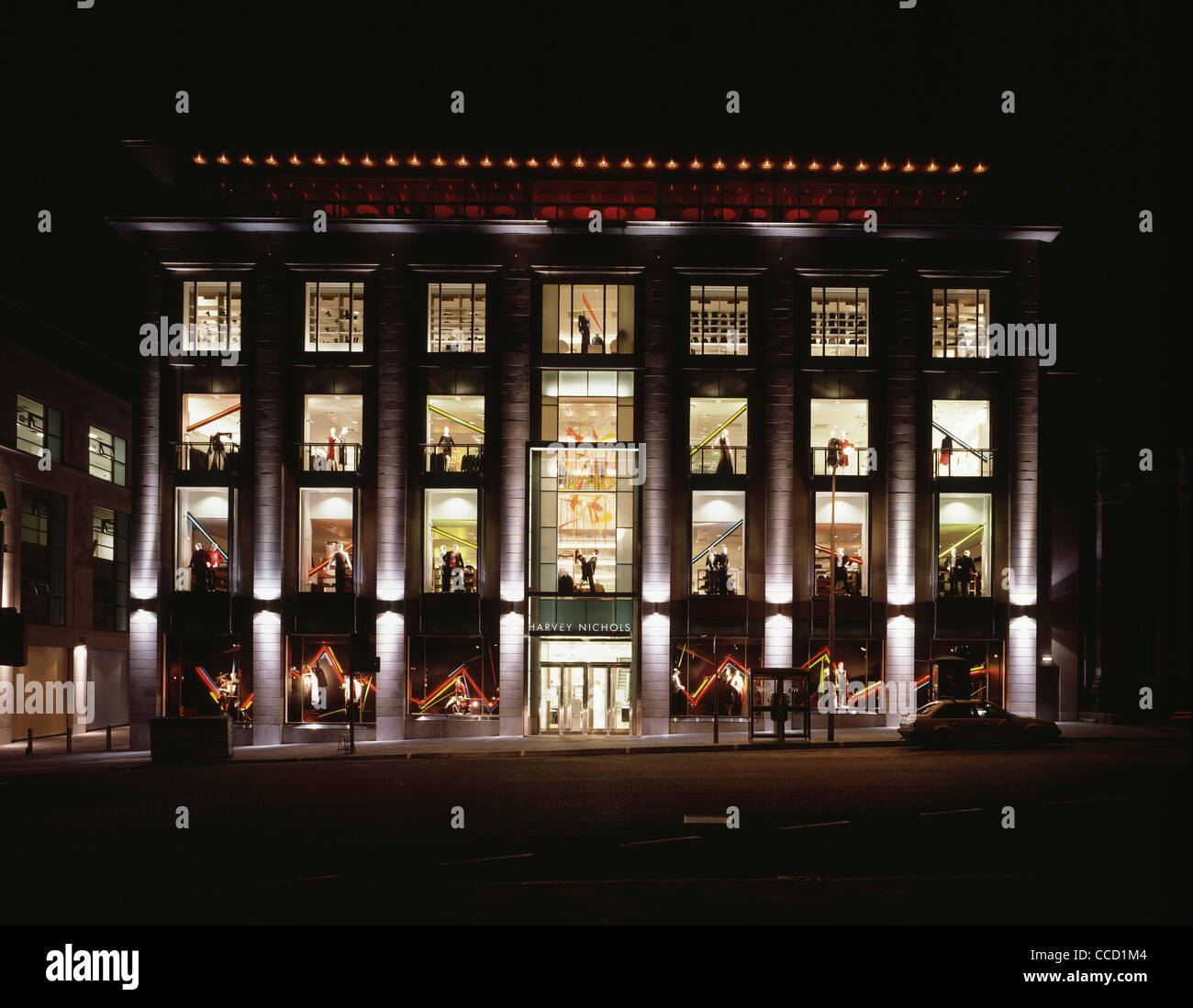 HARVEY NICHOLS RESTAURANT EXTERIOR VIEW OF BUILDING AT NIGHT Stock ...