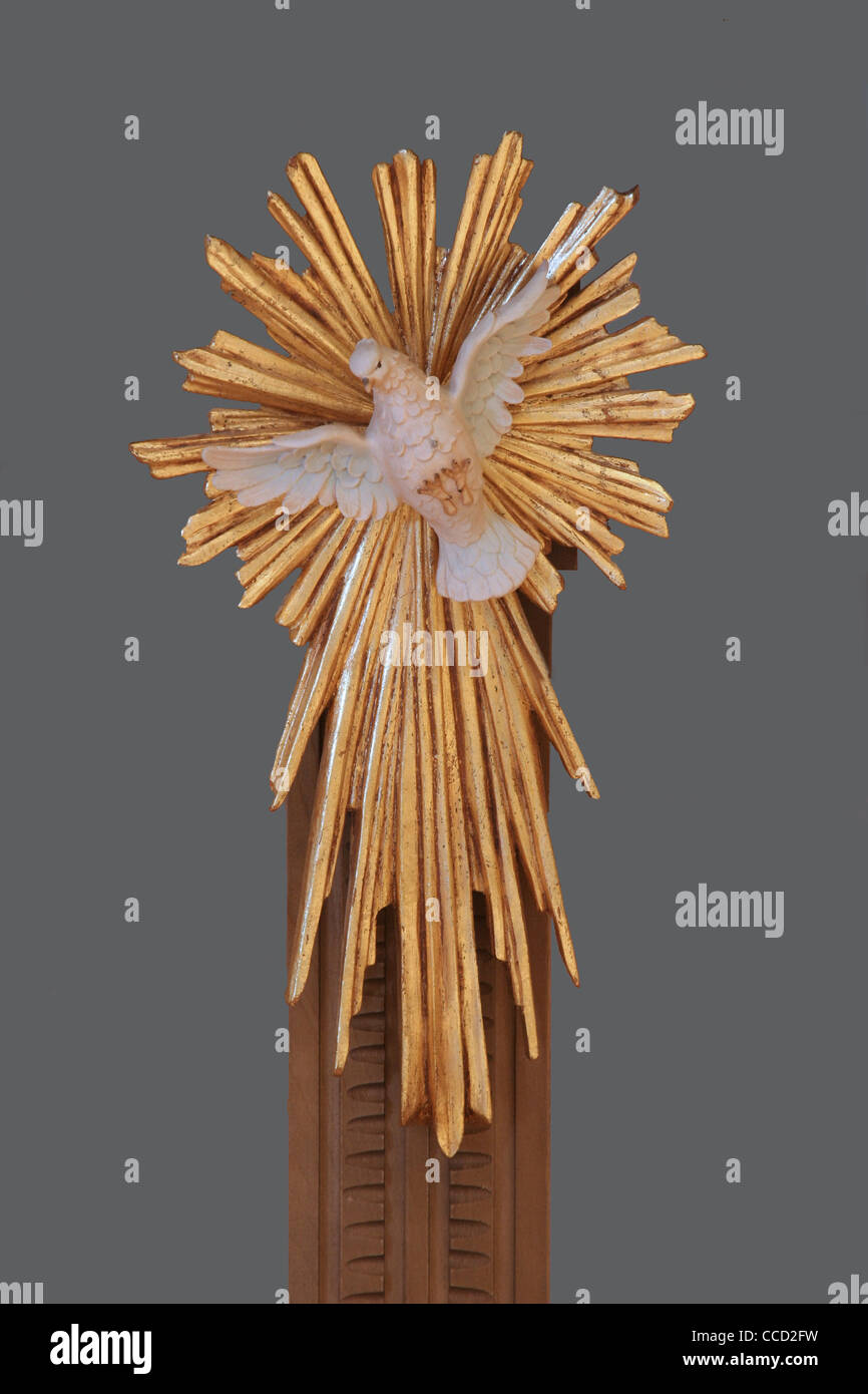Holy spirit dove hi-res stock photography and images - Alamy