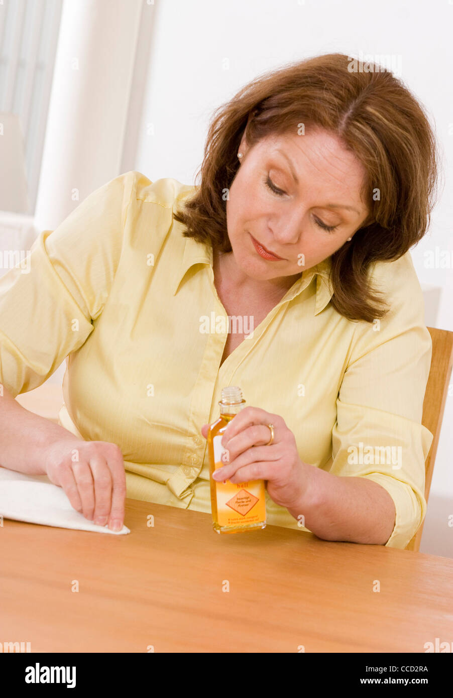 Woman cleaning furniture 50 hi-res stock photography and images - Alamy