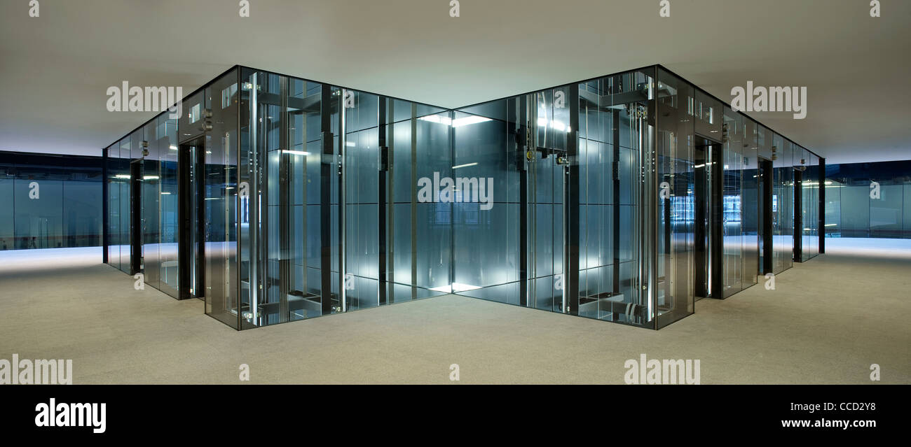 Lift foyer modern office hi-res stock photography and images - Alamy