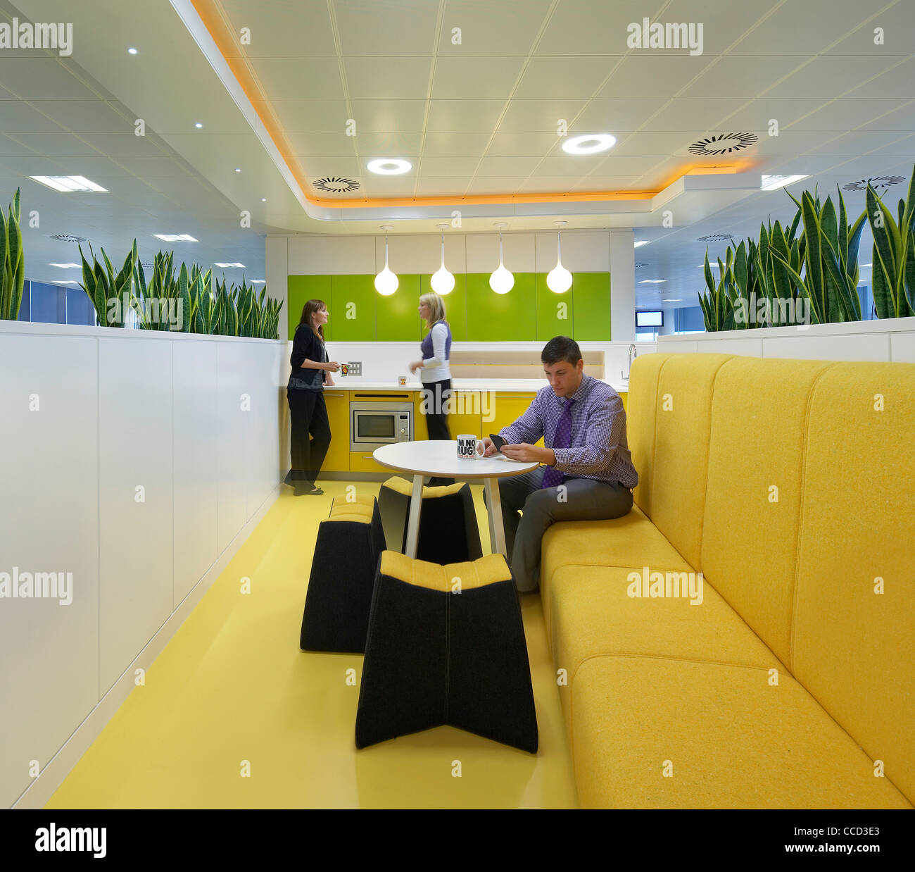 THE PENINSULA, ID:SR/SHEPPARD ROBSON, MANCHESTER, 2010, YELLOW KITCHEN ...